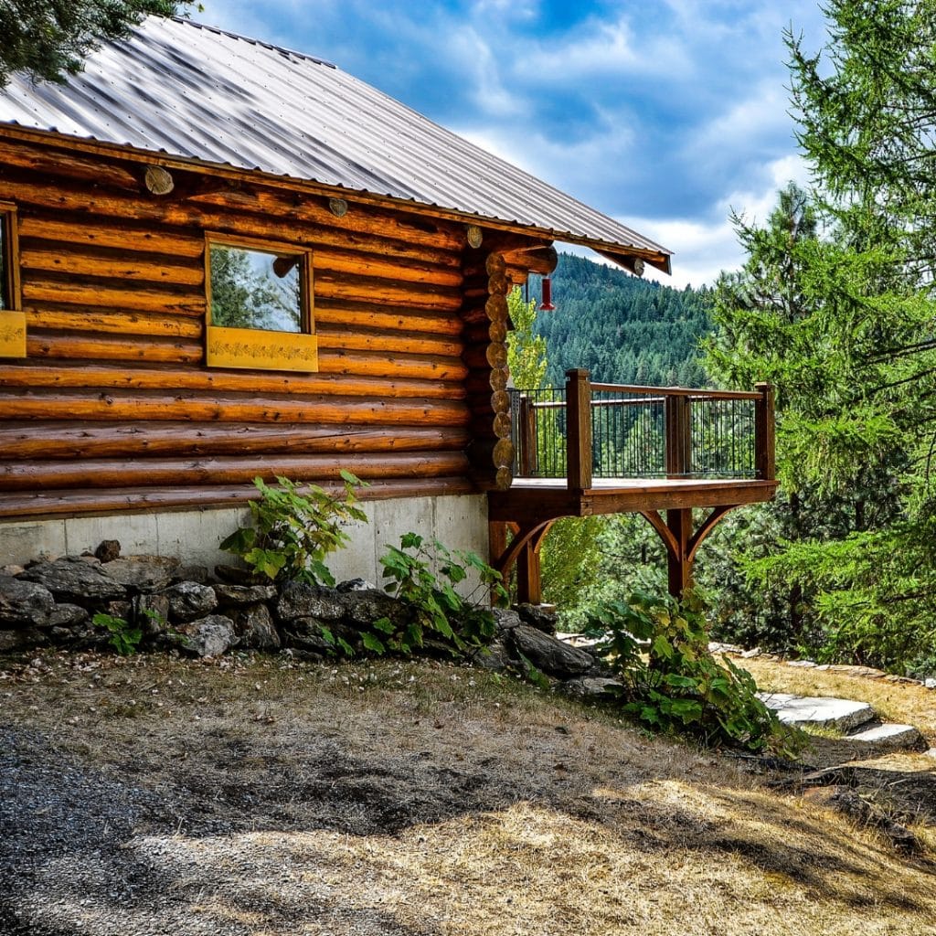 17 Ways to Live Rent Free Easily | Investormint